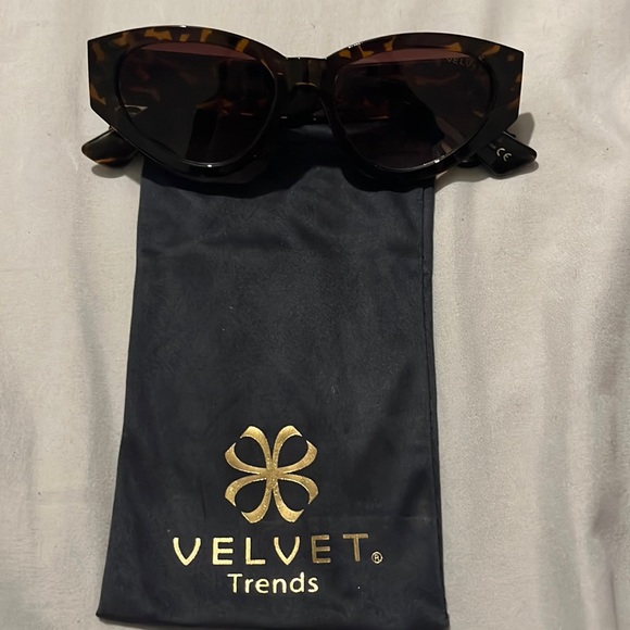 Velvet | Accessories | Velvet Brand Sunglasses | Poshmark